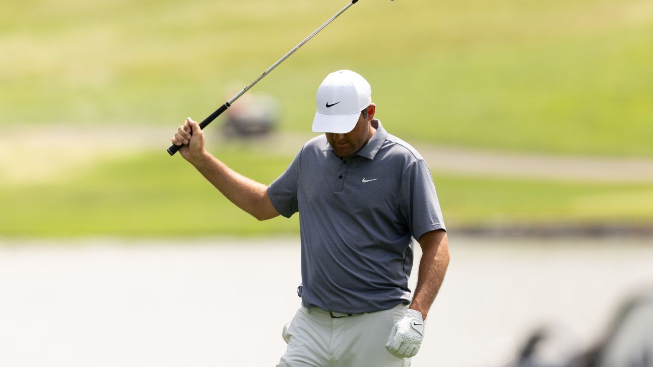 Scheffler double-bogeys 17 falls into a 3-way traveler lead